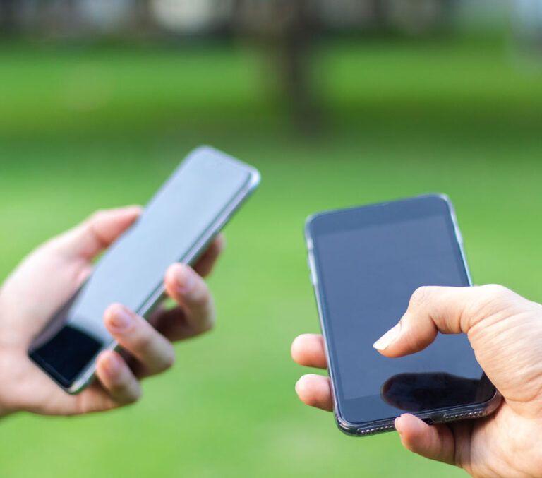 Apple and Samsung smartphone rivalry unveiled in new data – UCEM